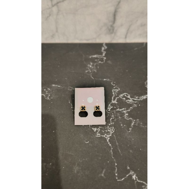Jual anting tindik bunga hitam 8k Q3~ | Shopee Indonesia