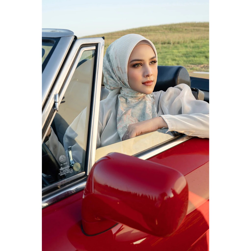 Jual HIJAB TUSCANY SERIES BY BUTTON SCARVES /HIJAB/KERUDUNG/SEGIEMPAT ...