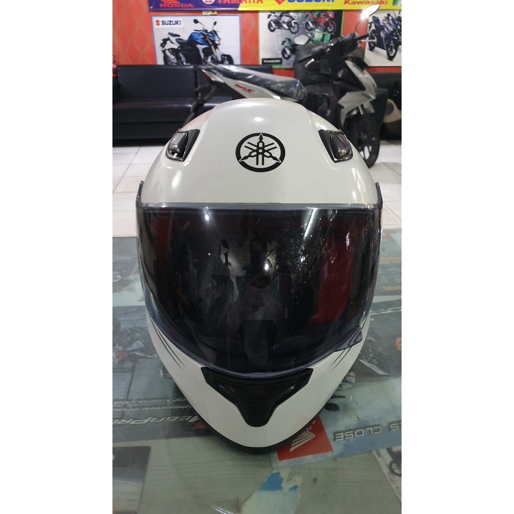 Jual Helm YAMAHA ORIGINAL Warna Putih CARGLOSS | Shopee Indonesia