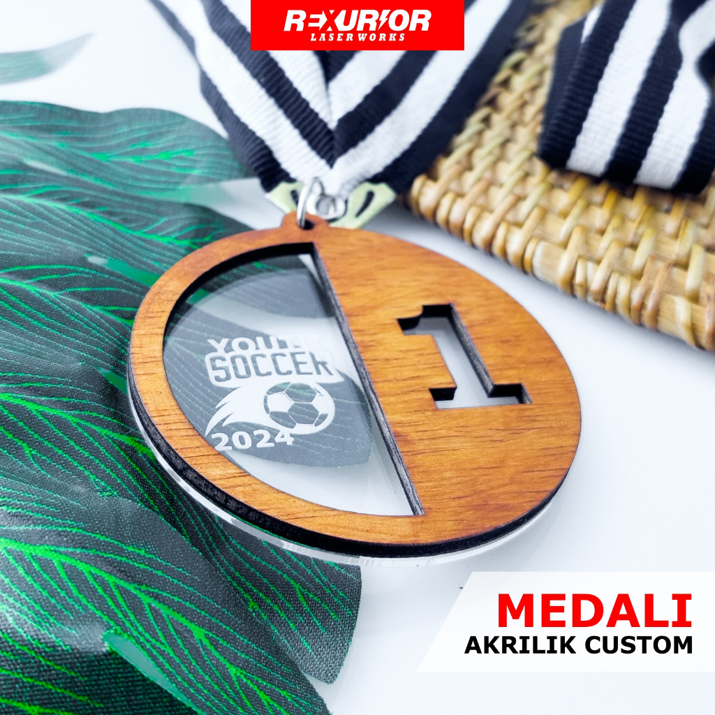 Jual Medali Kayu Akrilik Custom Medali Kejuaraan Graduation | MK-01 ...