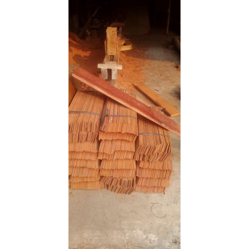 Jual ATAP SIRAP GAZEBO/KAYU ULIN/GENTENG KAYU GAZEBO 1IKET ISI 80 PCS ...
