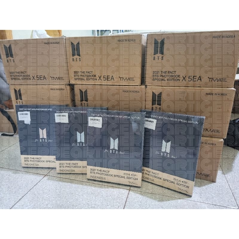 Jual [PELUNASAN] 2021 TMA THE FACT BTS PHOTOBOOK SPESIAL EDITION + POSTER | Shopee Indonesia
