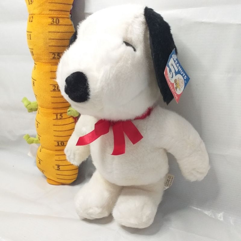 Jual BONEKA KARAKTER SNOOPY PITA MERAH SPECIAL 50TH CELEBRATION ORIGINAL PEANUTS | Shopee Indonesia