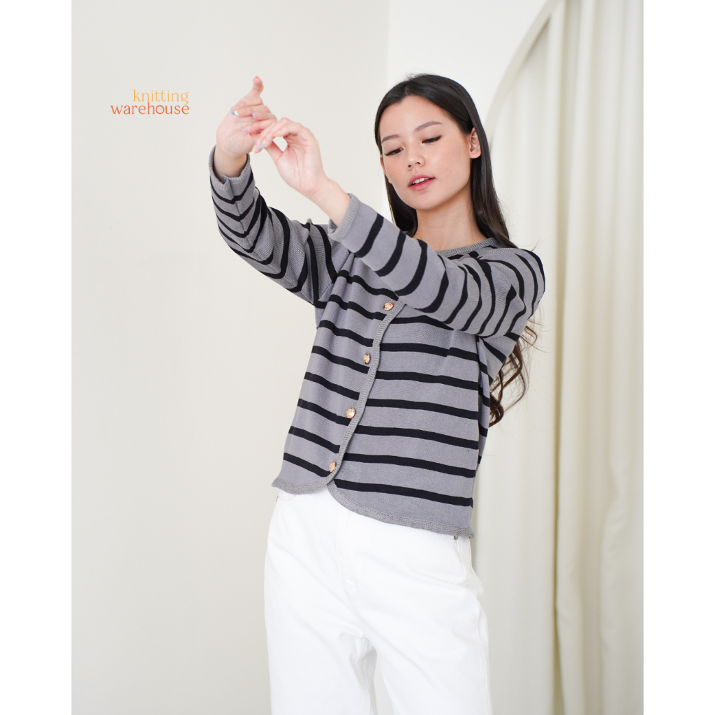 Jual Taura Stripe Cardi Outer Knit - Cardigan Garis Garis Rajut Wanita - TM | Shopee Indonesia