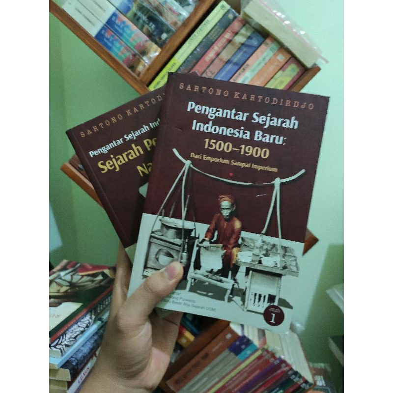 Jual [PRELOVED ORI] Pengantar Sejarah Indonesia Baru - Sartono Kartodirdjo Buku Bekas | Shopee ...