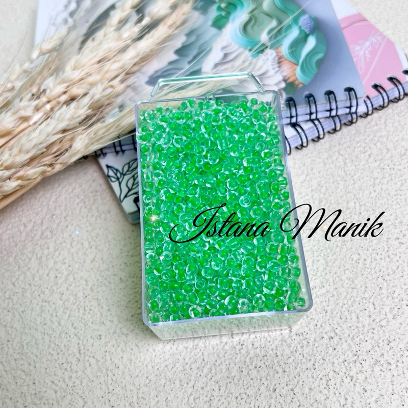 Jual Manik Mote Pasir kaca Manik kristal 4mm 6/0 (1 PON) | Shopee Indonesia