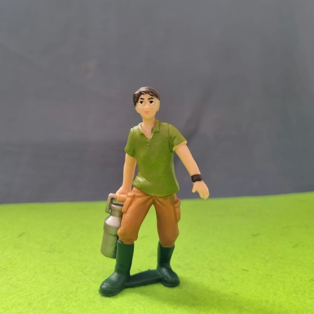 Jual Figure Petani Peternak Susu Farmer miniatur model mainan diorama ...