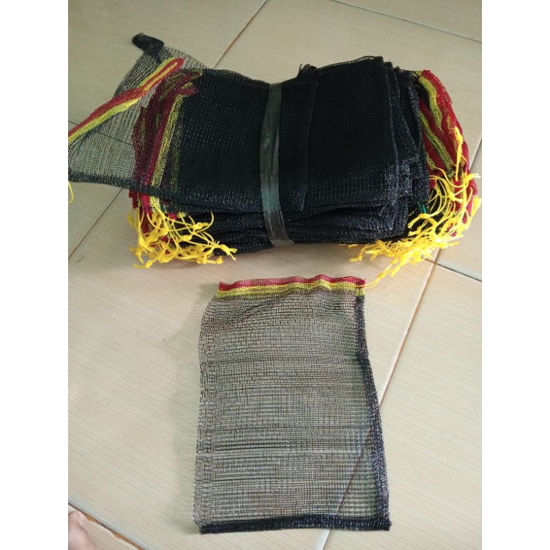 Jual Kantong Jaring Media Filter Kolam Ikan Koi Sudah terpasang tali ...