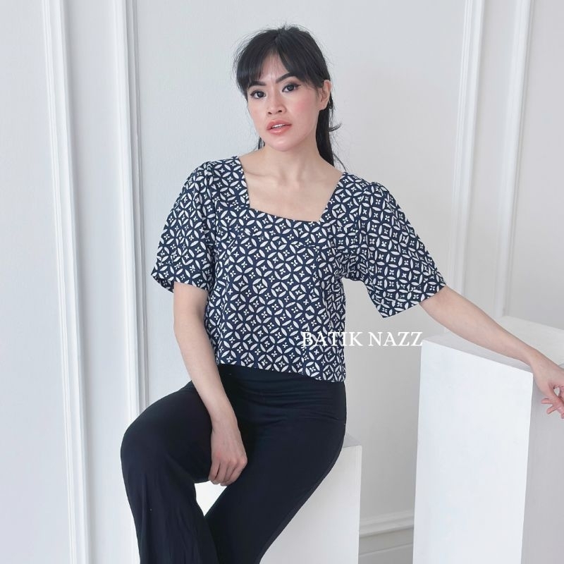 Jual Batik Nazz Blouse Batik Modern Crop Top Square Neck Sabrina Lengan Puffy - Dela crop top ...