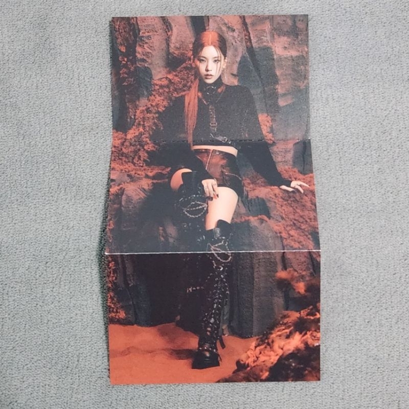 Jual ITZY Photocard / BDM POB / Special Card / Mini folded poster / Album Only - Official from ...