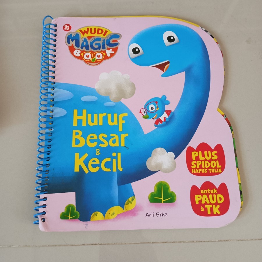 Jual Buku Wudi Magic Book Huruf Beasar & Kecil | Shopee Indonesia