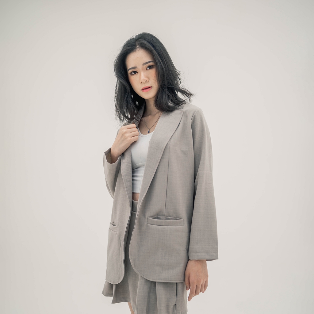 Jual Blazer Semi Wool Wanita | Claire Blazer | HULM | Shopee Indonesia