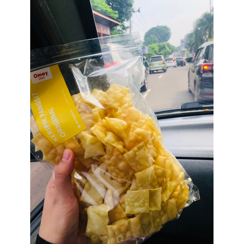 Jual KERIPIK PANGSIT ORIGINAL OMAY SNACK VIRAL 1KG | Shopee Indonesia