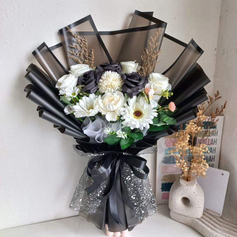 Jual Mysterious Black / Buket Bunga Artificial / Bouquet bunga / Buket ...