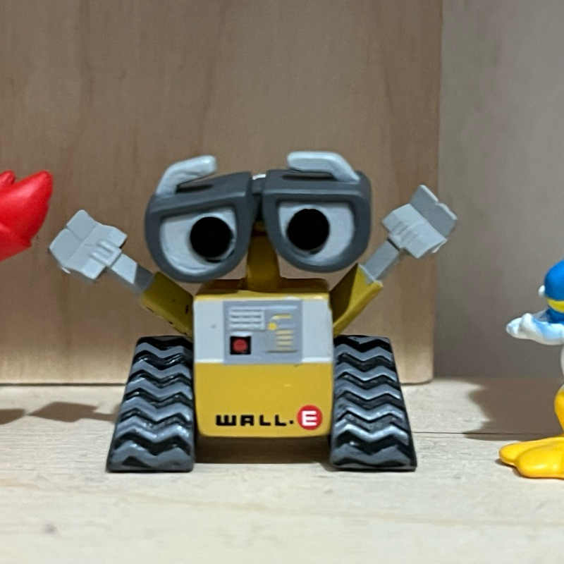 Jual disney 100 original figurine cow play cow moo / dumbo eeyore olaf ...