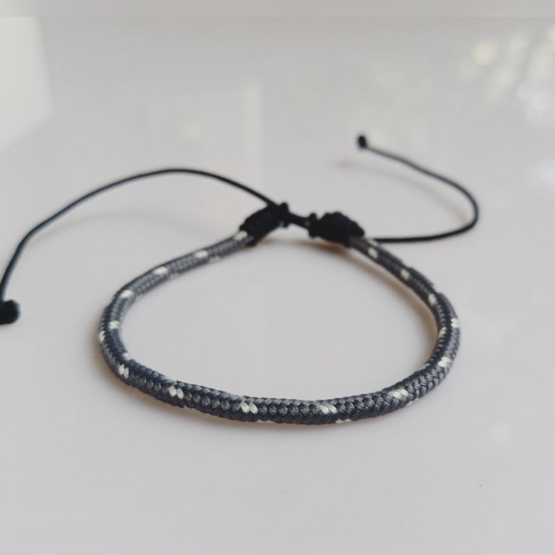 Jual Gelang Etnik Tali Hitam Polos 3,5mm | Shopee Indonesia