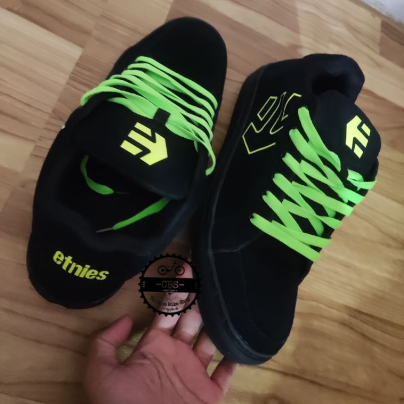 Jual Sepatu skater Sneaker model gemuk kulit asli Suede Not Adio vans ...