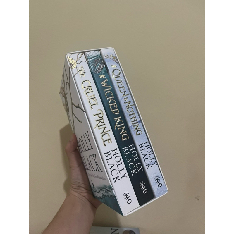 Jual The Folk of Air Boxset "The Cruel Prince, The Queen of Nothing, The Wicked King" by Holly ...