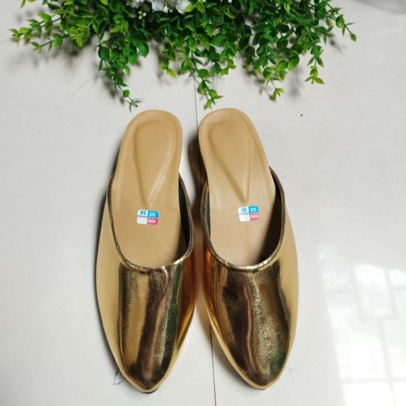 Jual Slop cewek dewasa trepes (hak 3cm) GOLD | Shopee Indonesia