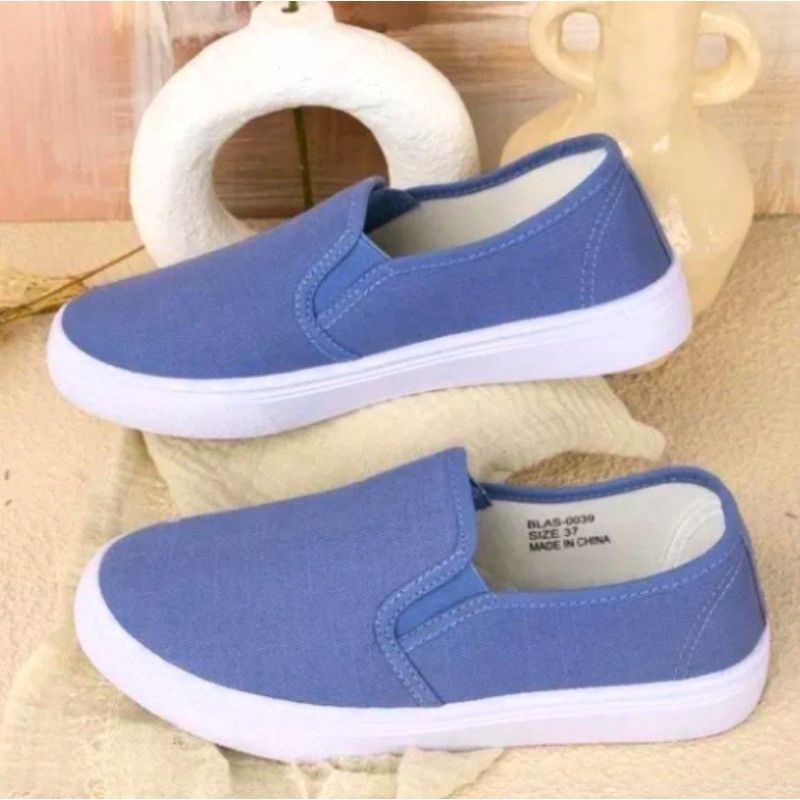 Jual Sepatu wanita/spatu putih/sepatu terbaru/sapatu keren/spatu korea ...