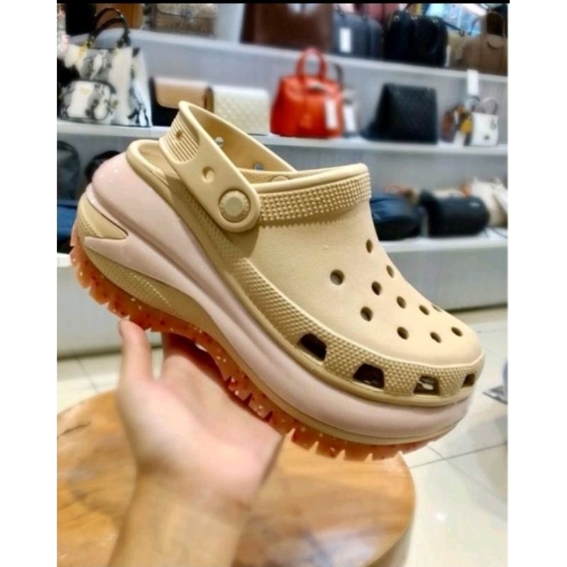 Jual CROCS Classic Mega Crush Clog / Crocs Mega Crush Clog Woman ...