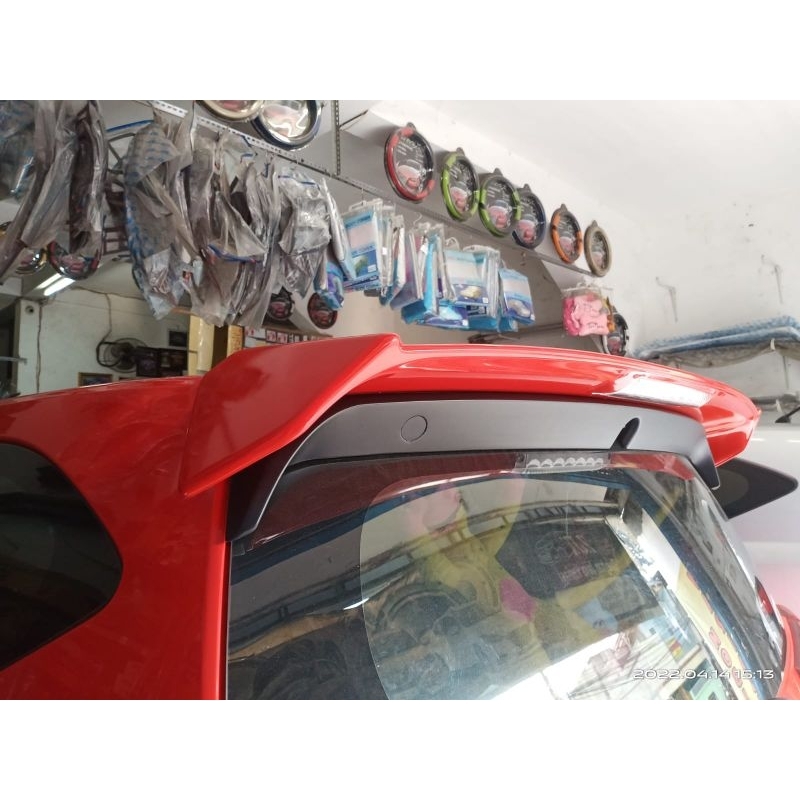 Jual spoiler calya sigra + lampu model sporty | Shopee Indonesia