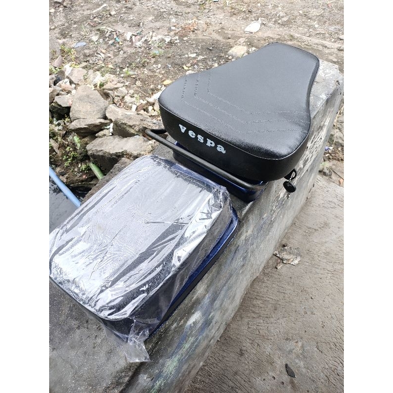 Jual jok pisah sadel vespa exlusiv strada original | Shopee Indonesia