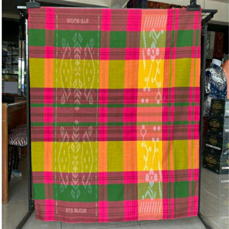 Jual SARUNG BUGIS KATUN ISTIMEWA (Khas Tenun Sulawesi) | Shopee Indonesia