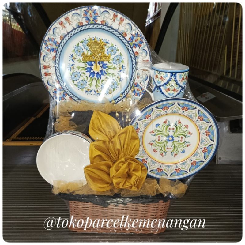Jual Parcel Lebaran Hampers Lebaran Piring Mangkok Cantik | Shopee ...
