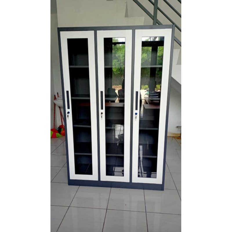 Jual Lemari Arsip/Filing Cabinet 3 Pintu Kaca Pintu Swing | Shopee ...