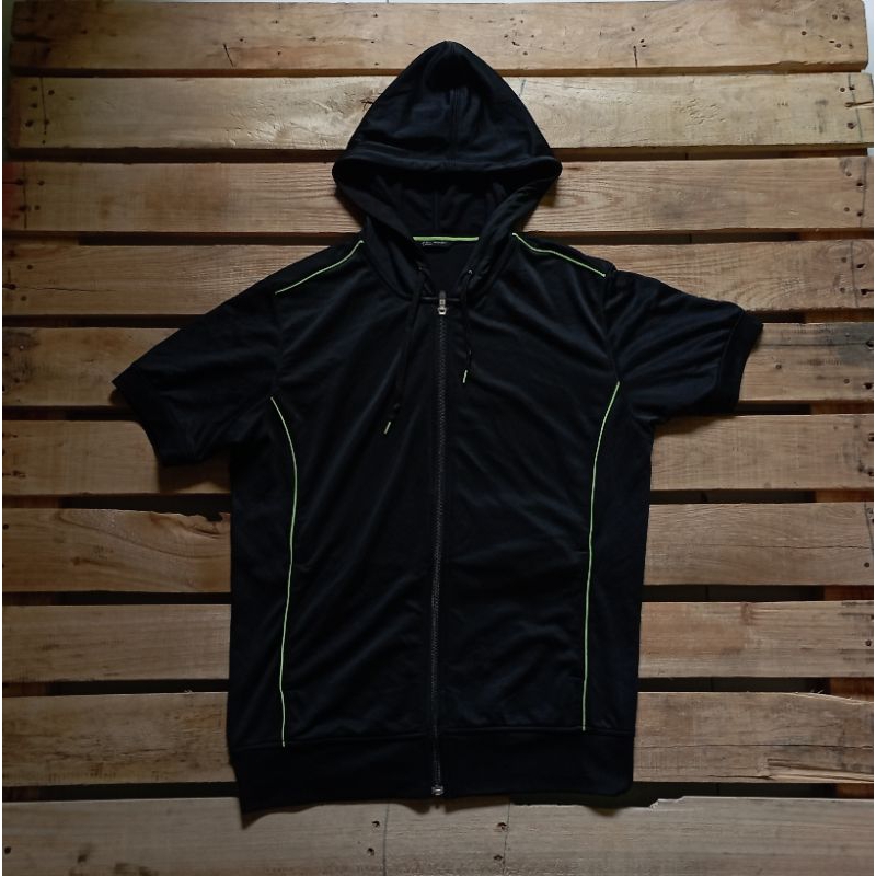 Jual Jaket Running run Uniqlo | Shopee Indonesia