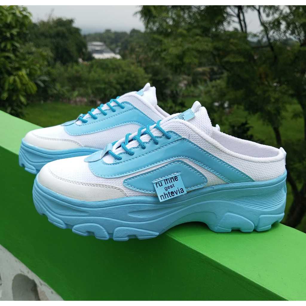 Jual Sepatu Wanita Sneakers Terbaru 2024 Sepatu kece Wanita Sepatu ...