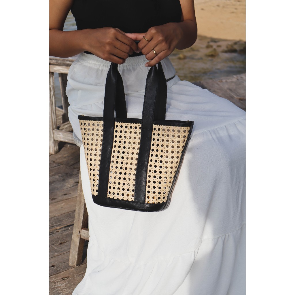 Jual Rattan Petite Bag - With Long Strap / Tas Rotan Kulit, Rattan Bag ...