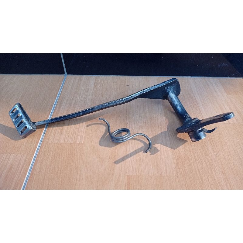 Jual Pijakan rem pedal rem suzuki crystal tune ori bekas | Shopee Indonesia