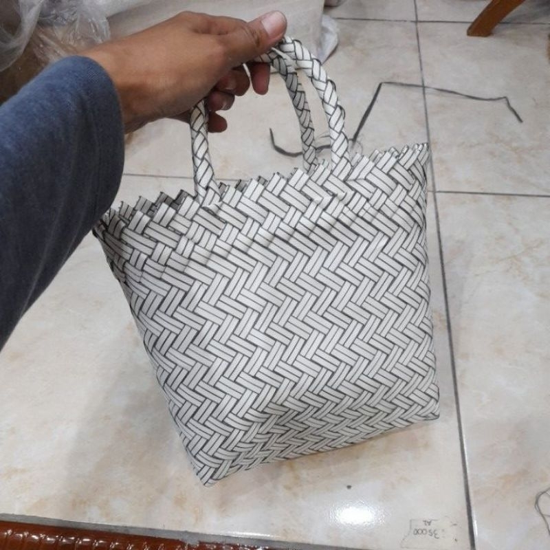 Jual Tas Anyam Lurik Polos Mini XS | Shopee Indonesia