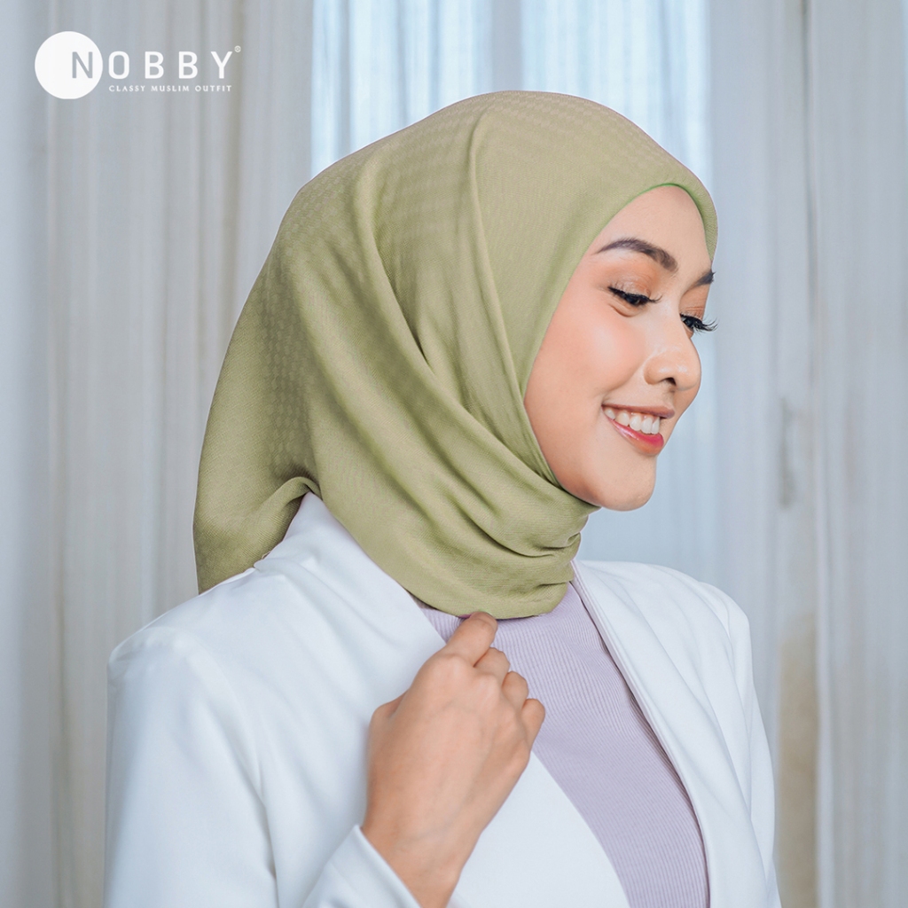 Jual Nobby Zoyan Scarf Jilbab Kerudung Segi Empat Bahan Voal Dengan ...