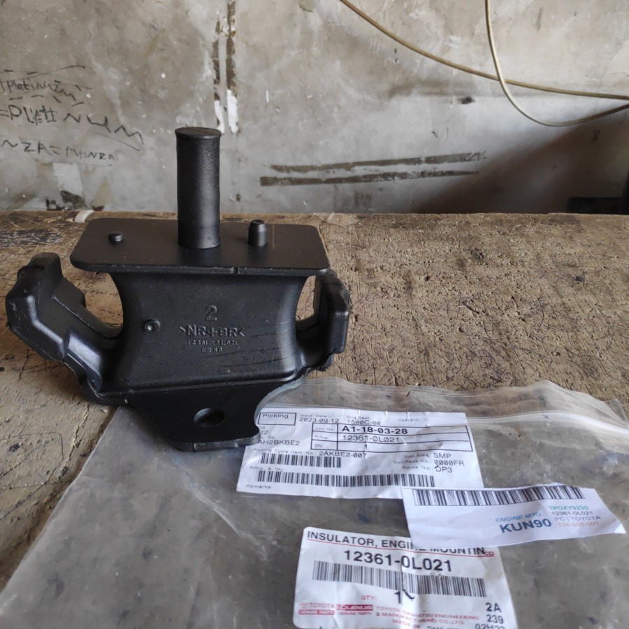 Jual Engine Mounting Depan Innova Reborn Fortuner Hilux 12361-0L021 ...