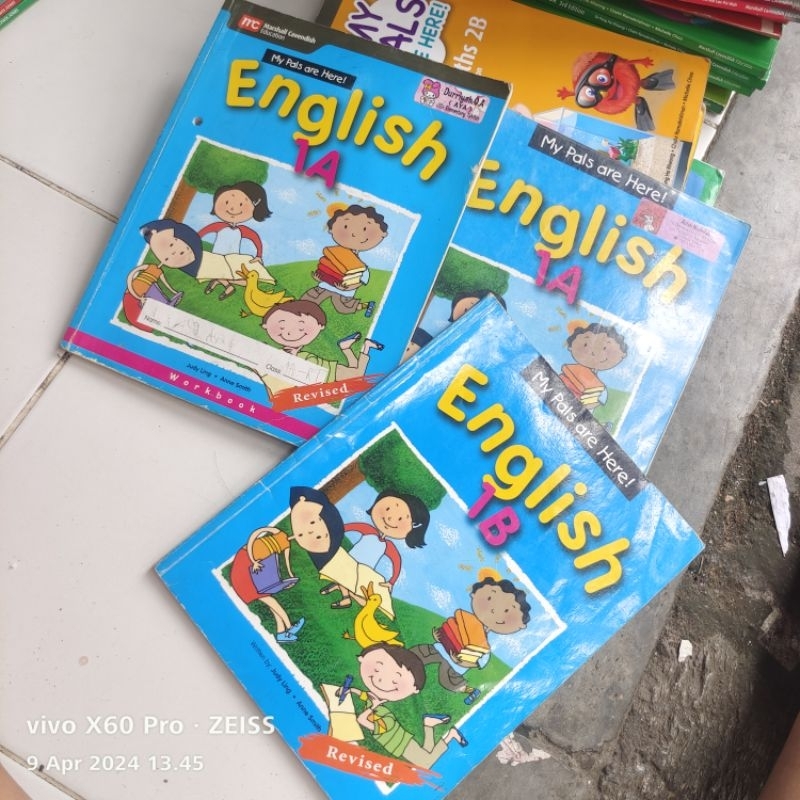 Jual BUKU MY PALS ARE HERE ENGLISH 1B TEXTBOOK & WORKBOOK 1A | Shopee ...