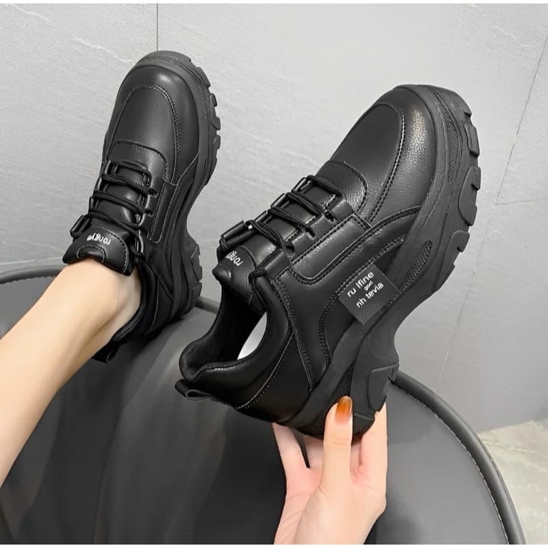 Jual Sepatu Sekolah Hitam Formal Cewek Hits Tali Trendy / Sepatu ...