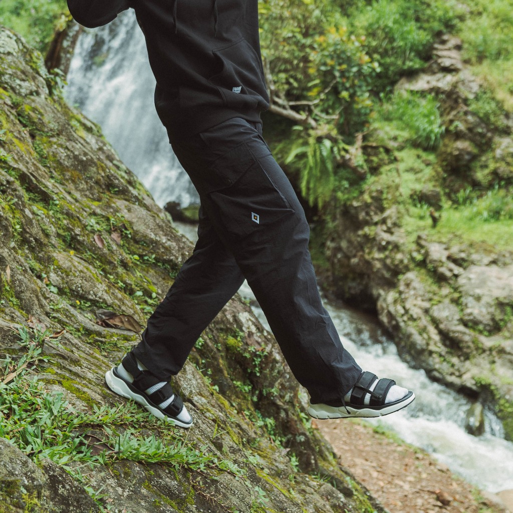Jual Norte Parachute Cargo Wide Fit Pants Musi - Black - Taslan Dusky ...
