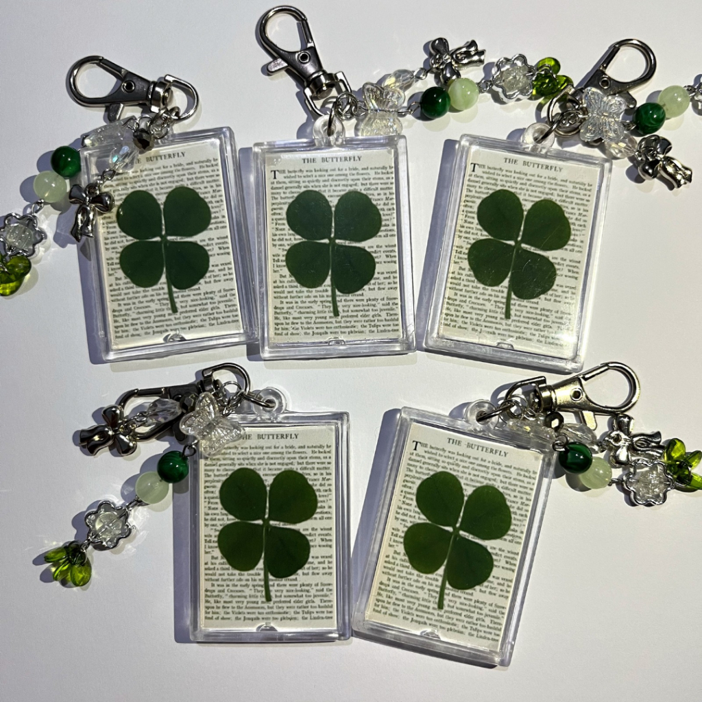 Jual QUEEN OF TEARS KEYCHAIN / FOUR LEAF CLOVER KEYCHAIN / HAE IN PHONE ...