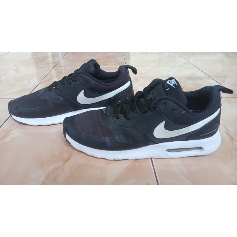 Jual Nike air max vision size 41 insole 26 Made in Indonesia, lecet ...