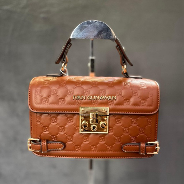 Jual IVAN GUNAWAN GRACE SLING BAG | Shopee Indonesia