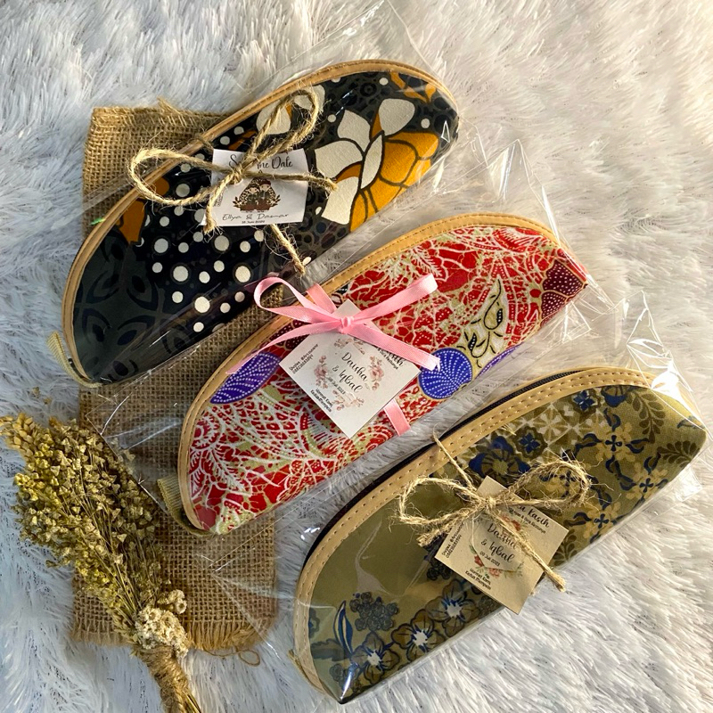 Jual Souvenir Pernikahan Tempat Pensil Batik Khas Jogja ( Uk 19 x 7 cm ) Oval Part 6 | Shopee ...