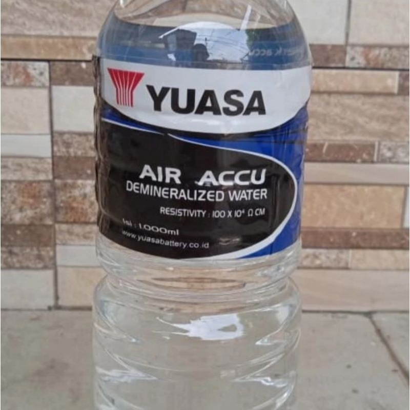 Jual Air Accu Air Aki isi ulang yuasa 1 Liter | Shopee Indonesia