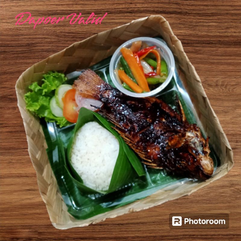 Jual Paket Nasi Besek Nila Bakar Back to Nature Lezat dan Nikmat ...