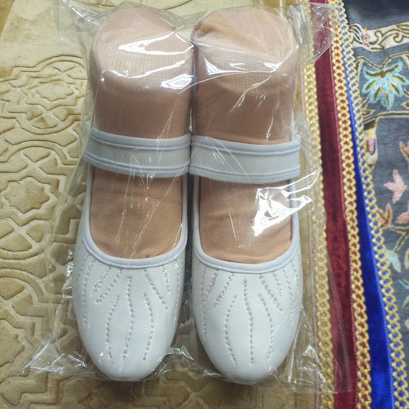 Jual SEPATU HAJI DAN UMROH Berpayet/ akar Termurah | Sepatu wanita ...