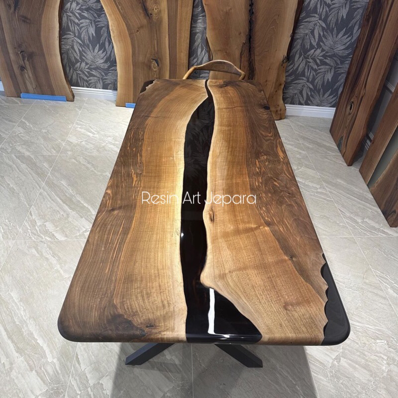 Jual Meja Makan Trembesi Resin Hitam Pekat / Meja trembesi Warna Hitam ...