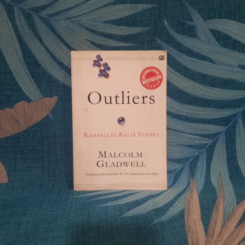 Jual ORIGINAL Outliers Malcolm Gladwell Buku Motivasi | Shopee Indonesia