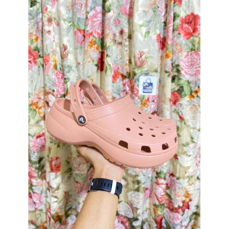 Jual Crocs Classic Platform Clog Pale Blush Original | Shopee Indonesia